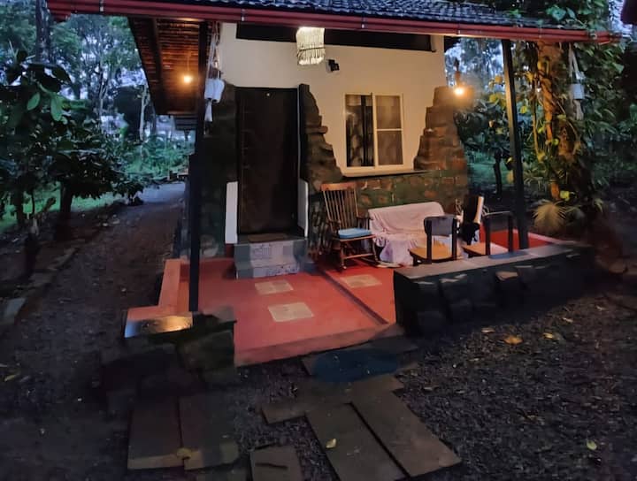Echupary Estate Cottage. - Kodagu