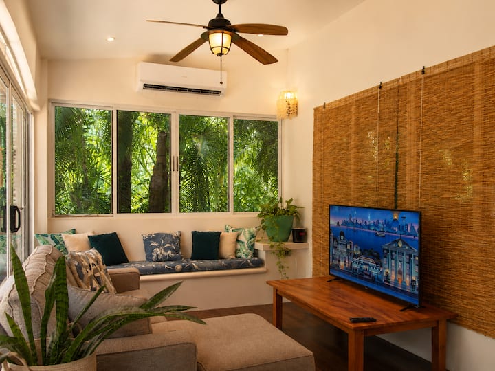 Jungle-view Penthouse • Large Balcony • Near Beach - Costa Rica
