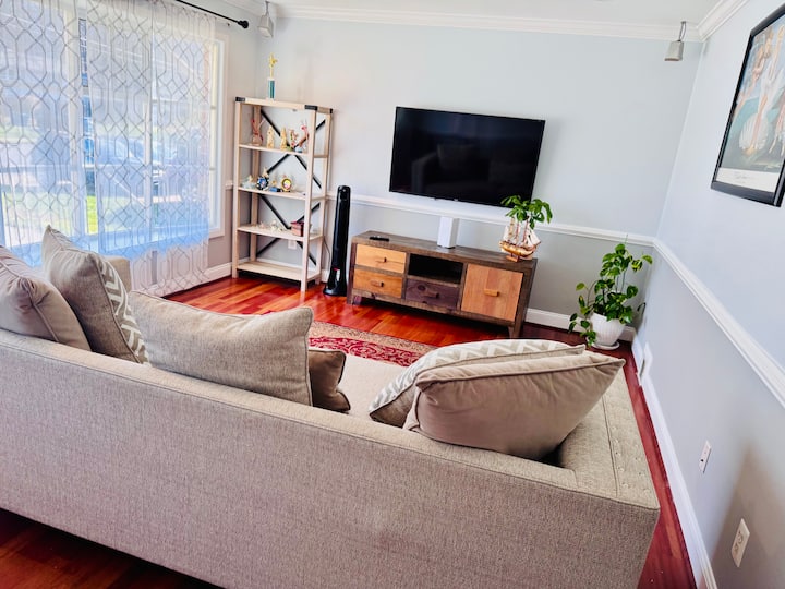 Cozy Room Near Gmu-queen Bed!safe Neighborhood - Fairfax, VA