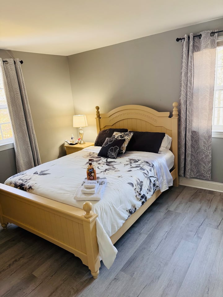 Cozy Room Near Gmu-queen Bed!safe Neighborhood - Fairfax, VA