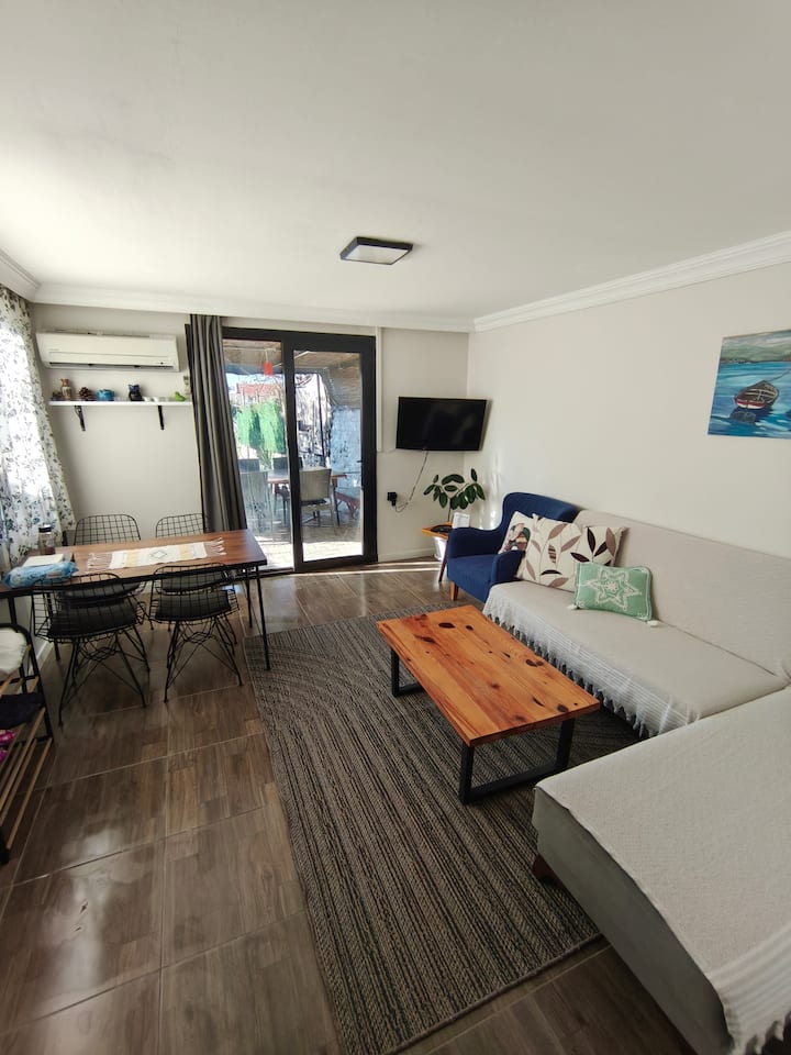 Urla Merkeze Yürüyerek Gidin Bahçeli  Müstakil  Ev - Urla