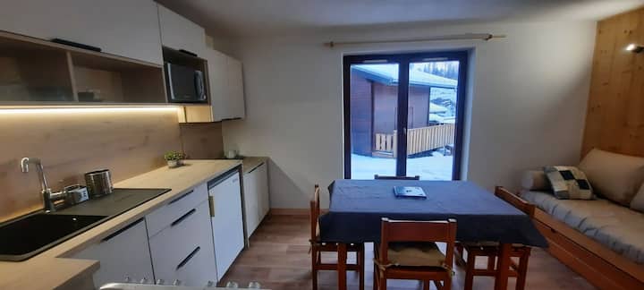 Blanc Cocon- Petit Appartement 4 Couchages - Cluses