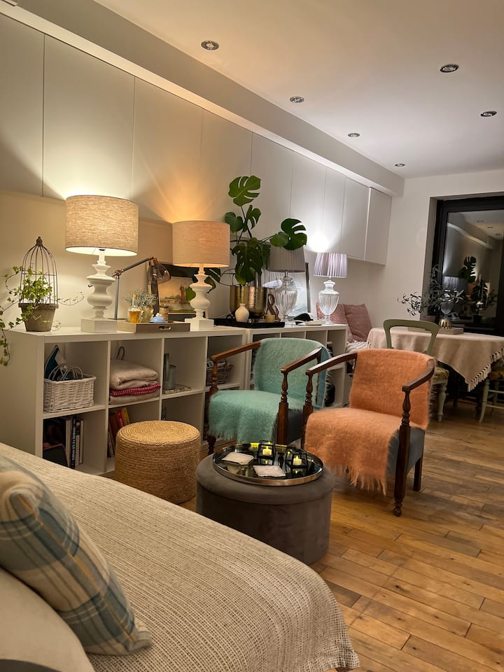 Cosy Refurbished Mews Cottage - Fulham