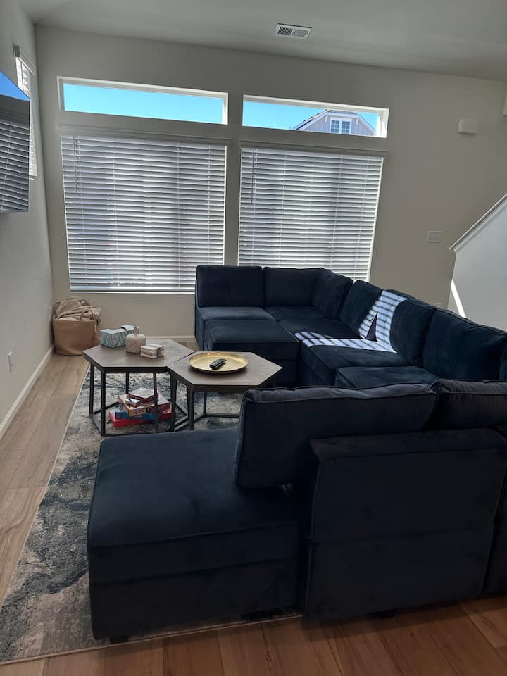 Less Than 10 Mins From Gaylord & Garage Parking - Aurora, CO