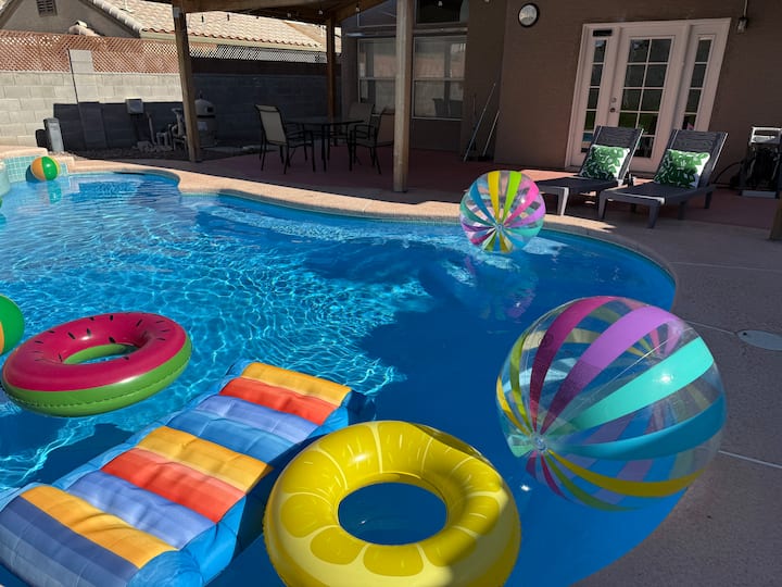 Newly Remodeled Pool Villa 3bd2.5ba By Summerlin - Las Vegas, NV