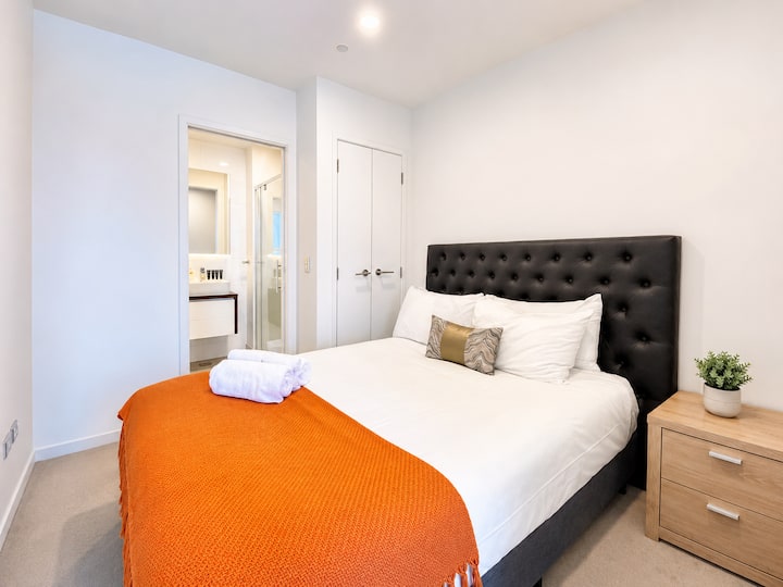 Cozy High-floor Apt | Harbour Seaview W Pool, Gym - Auckland