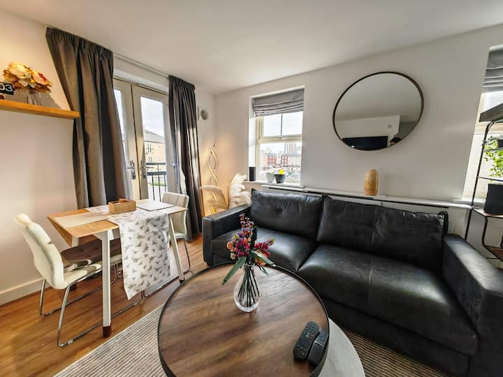 Stylish 2-bed Home Leeds City Location & Parking - Leeds