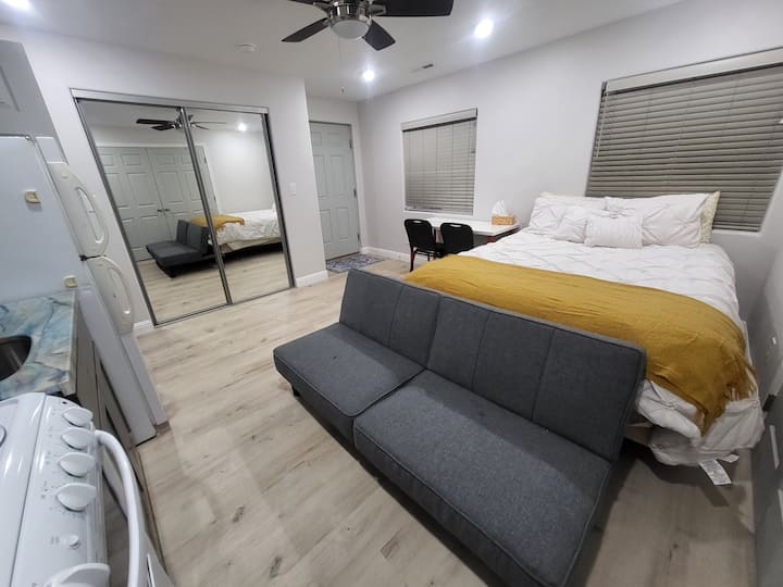Brand New Studio. Spacious Bath - St. George