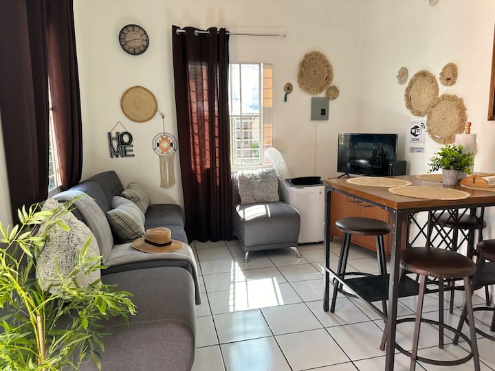 Cómodo Apto En Santa Ana Con A/c Privado Y Seguro - Santa Ana