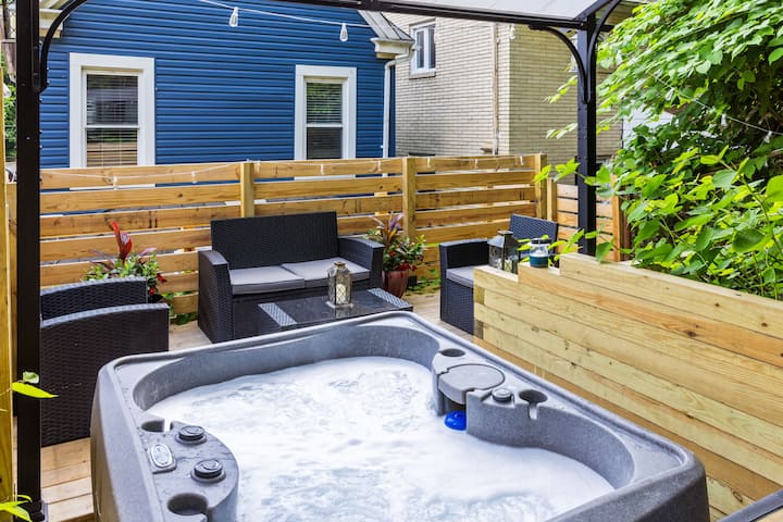 Private Hot Tub | King Beds | 1 Block From Butler! - Pittsburgh, PA