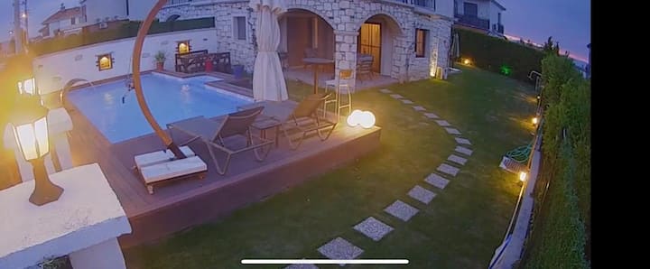 Alaçatı Da Deniz Manzaralı Lüks Villa - Çeşme