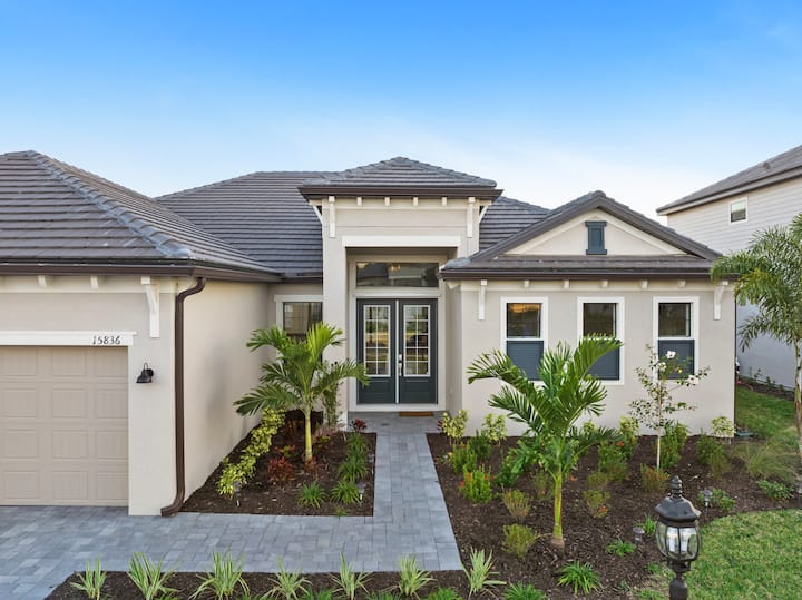 Luxury  Life At The Kulik Home - Lakewood Ranch, FL