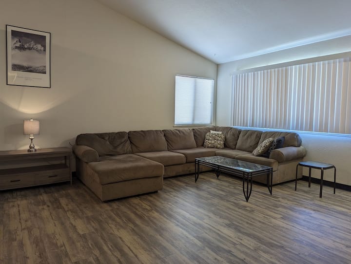 Beautiful 3 Bdrm/ 2 Bath Duplex - Redding, CA