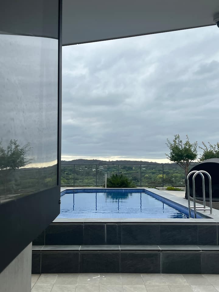 Cozy Studio, 4stops From City Centre,2 Mins 2 Tram - Belconnen