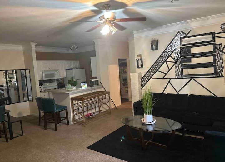 King Bed In Gated Community - McDonough, GA
