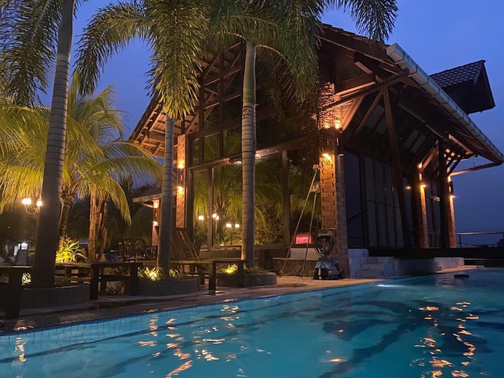 Harmoni Hills Balinese Poolside House - Seremban