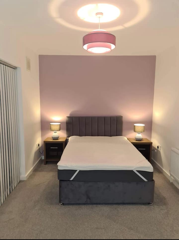 Double Bedroom,personal Bathroom - Celbridge