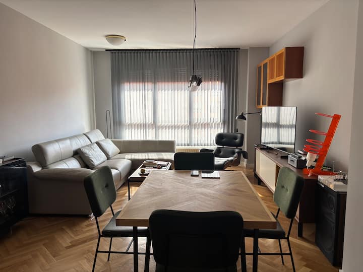 Habitación Privada Moderna + Parking. -