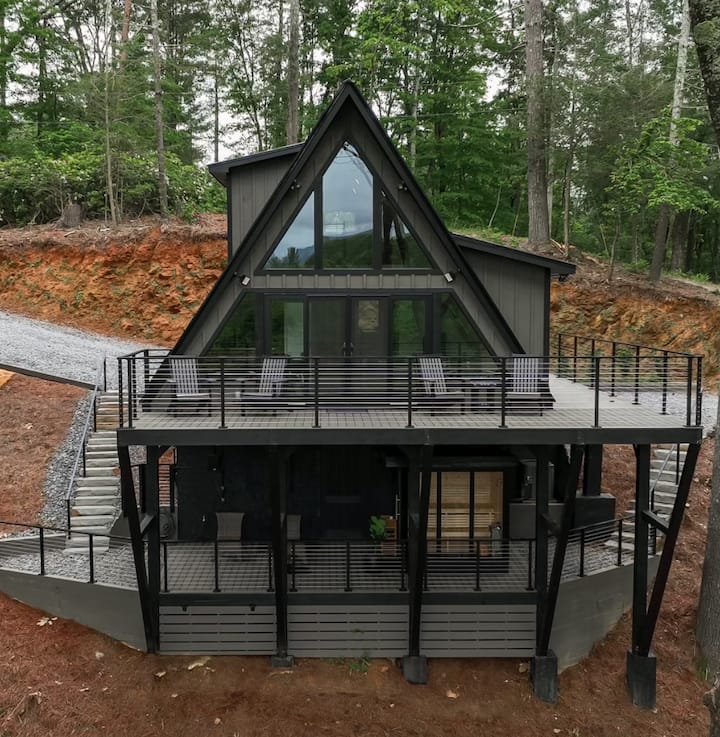 Riverfront Cabin W/ Hiking Trail, Sauna & Firepit - Ellijay, GA