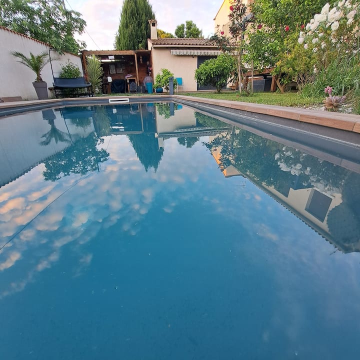 Chambre Chez L'habitant Avec Piscine - Nîmes