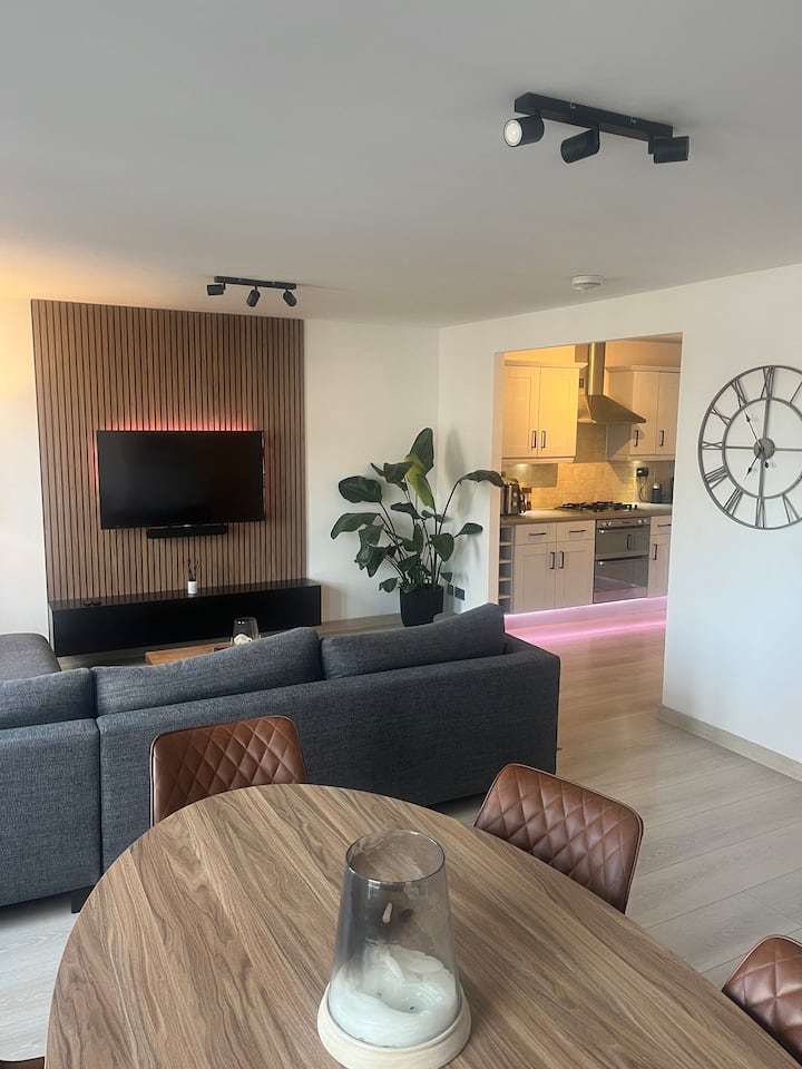 Modern City Centre Flat - Edinburgh