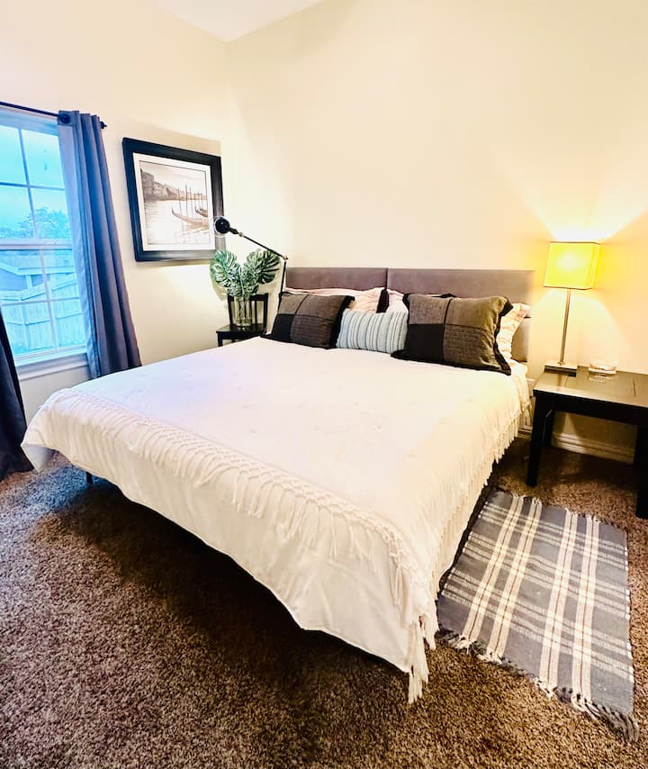 10 Minutes Away From Downtown D - Lancaster, TX