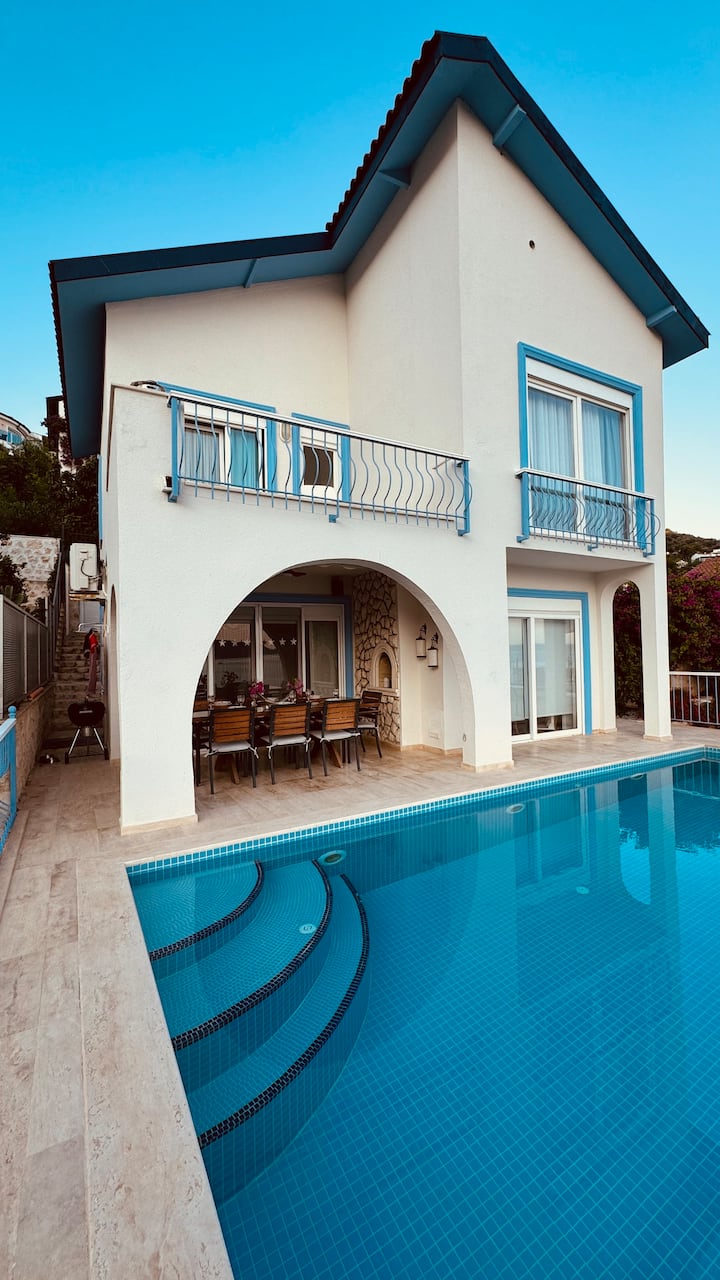 Kalkan Villa On The Beach W/infinity Pool - Tr - Turkey