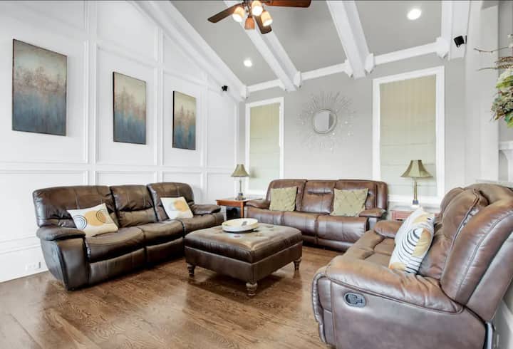 Luxury Home, Near World Cup Stadium, Sleeps 18 - Atlanta, GA