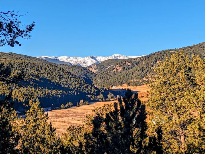 Pinehurst Lodge - Hot Tub, Mountain Views - Nederland, CO