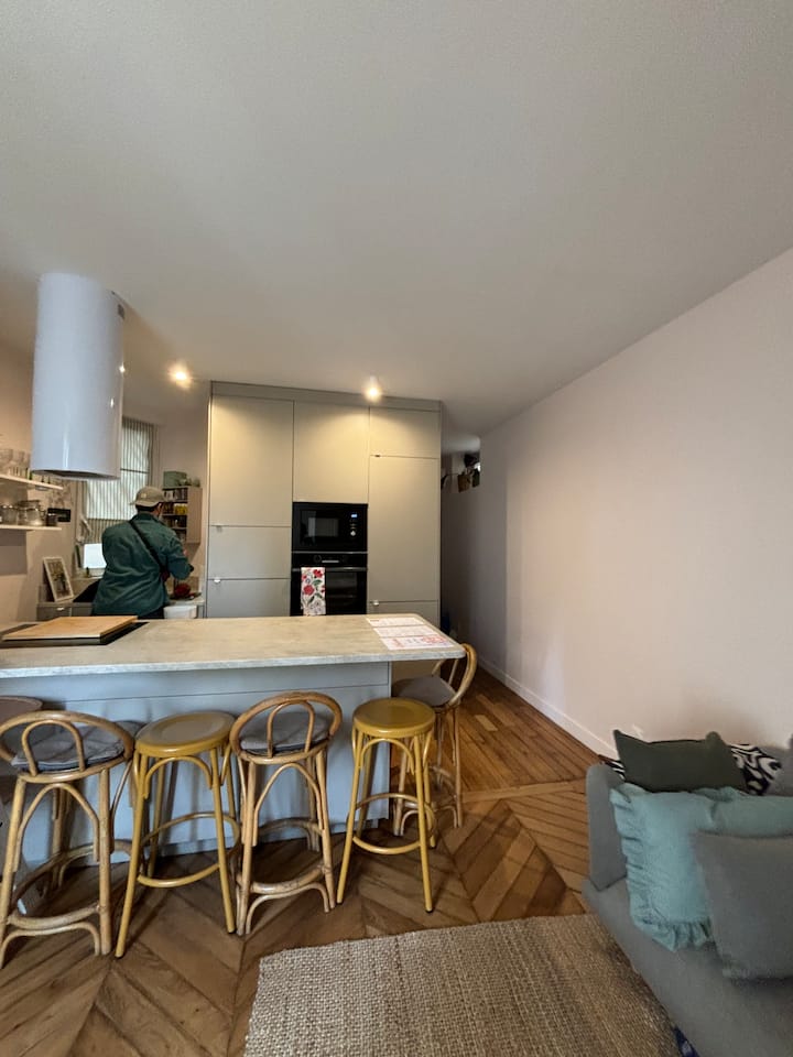 Chez Amália, Paris-la Defense - ibis Styles Puteaux Paris La Defense