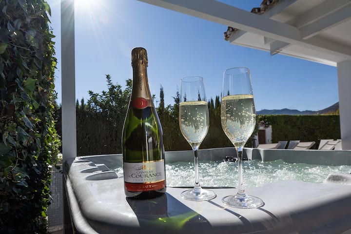 Luxury Villa - Heated Pool, Gym, Jacuzzi, Sauna - Alhaurín de la Torre