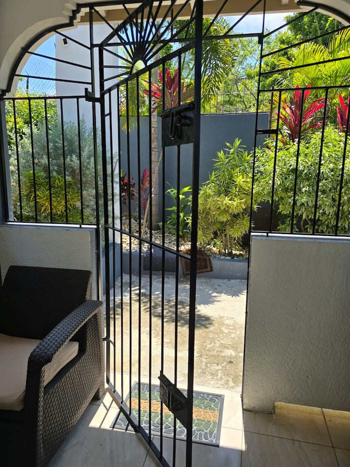 Hormony Inn: Cosy Studio - Montego Bay