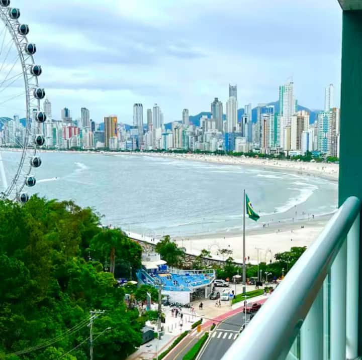 Apt Vista Mar Roda Gigante Em Bc - Balneario Camboriú
