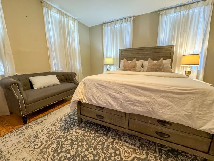 New - Private Patio - 1st Floor - Mins To Downtown - Manchester, NH