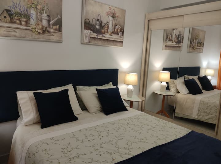 Habitación Con Baño ,
Centro , Y  Parking Gratuito - Logroño