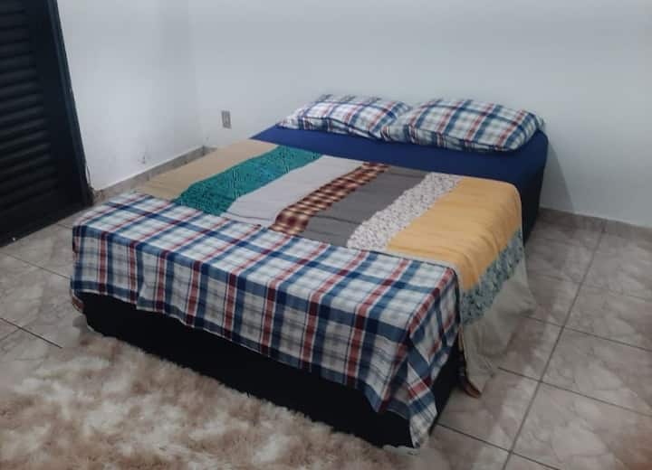 Quarto Pxmo Centro Tranquilo - Pindamonhangaba