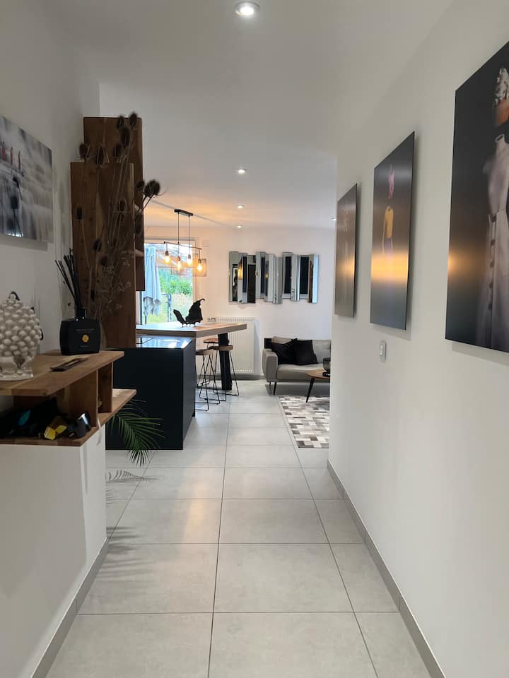 Appartement Chaleureux + Parking Privé Gratuit. - Annemasse