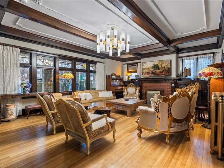 Stonehurst Estate |The Wizards Retreat |Sleeps 16+ - Canada