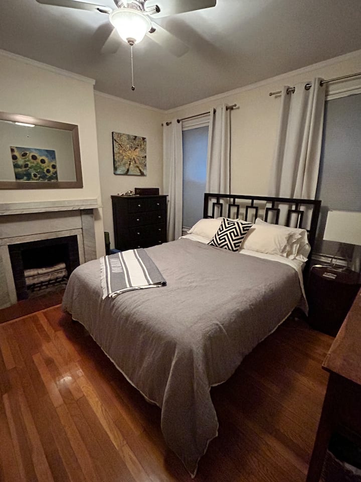 Charming And Historic Apartment - Boston Logan Airport (BOS)