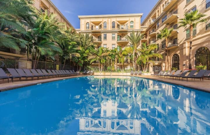 La Luxury Apt 5 Beds & Free Parking - Little Tokyo - Los Angeles