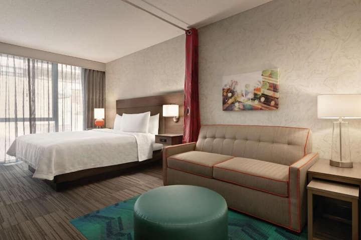 Modern King Studio: City View | 4 Mi To Riverfront - Chicago, IL