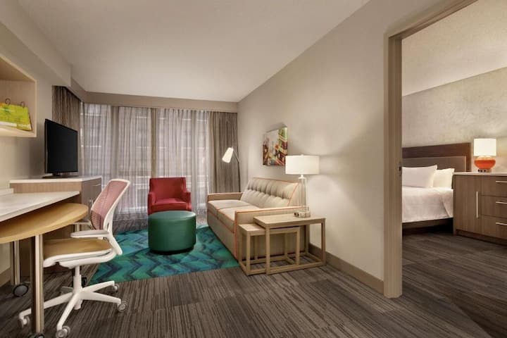 River North Stay | Near Chicago River - Chicago, IL