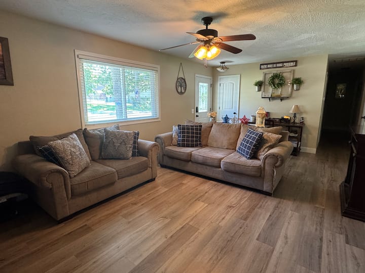 Home Away From Home - Waynesville, MO