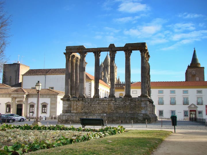 Evora Domus - Évora District