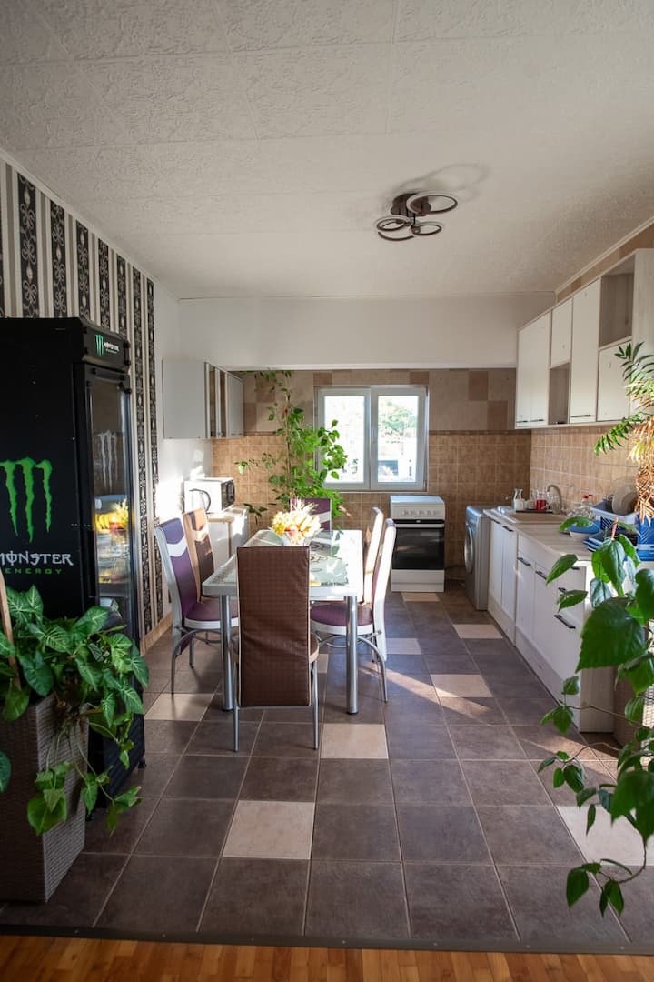 5 Bedroom Luxury Apartment - Bucharest