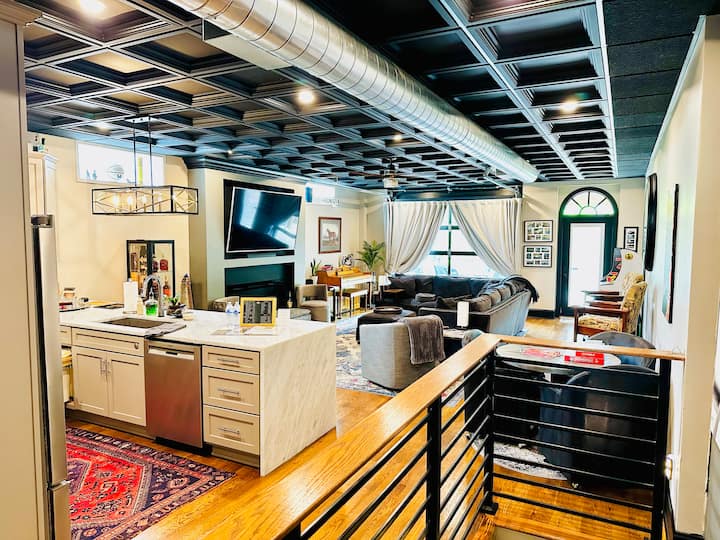 Bourbon Central Waterfront Luxe Near Buffalo Trace - Frankfort, KY