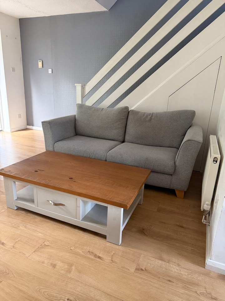 Spacious Family Home With Free Parking - Loughborough