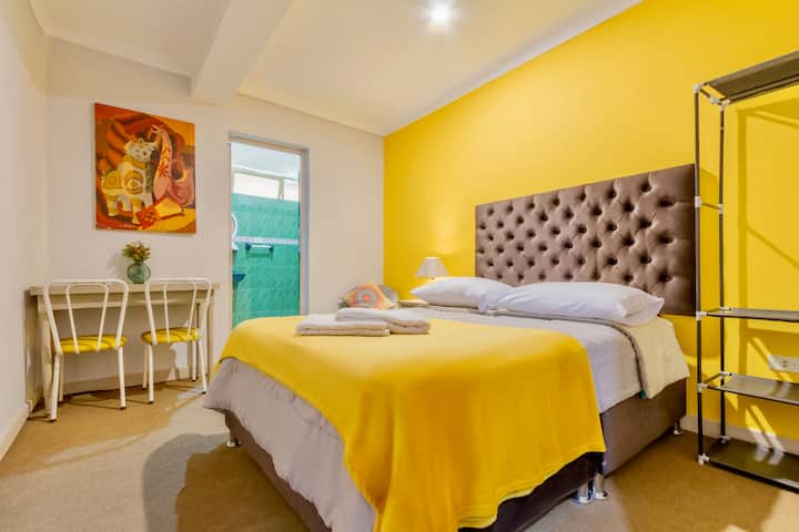 Habitación Elegante Con Baño Y Ducha Caliente - Peru