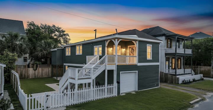 Historic Home Walk To Beach, Strand & Cruises - Texas City, TX