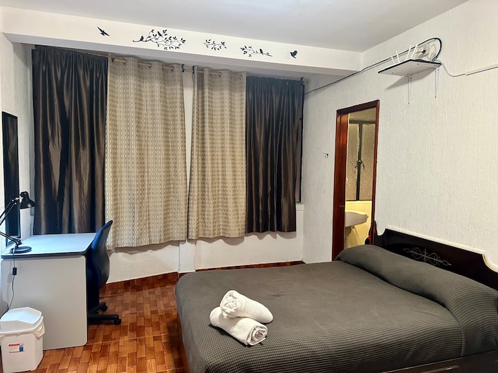 Bello Dormitorio De Cuba - Mexico City